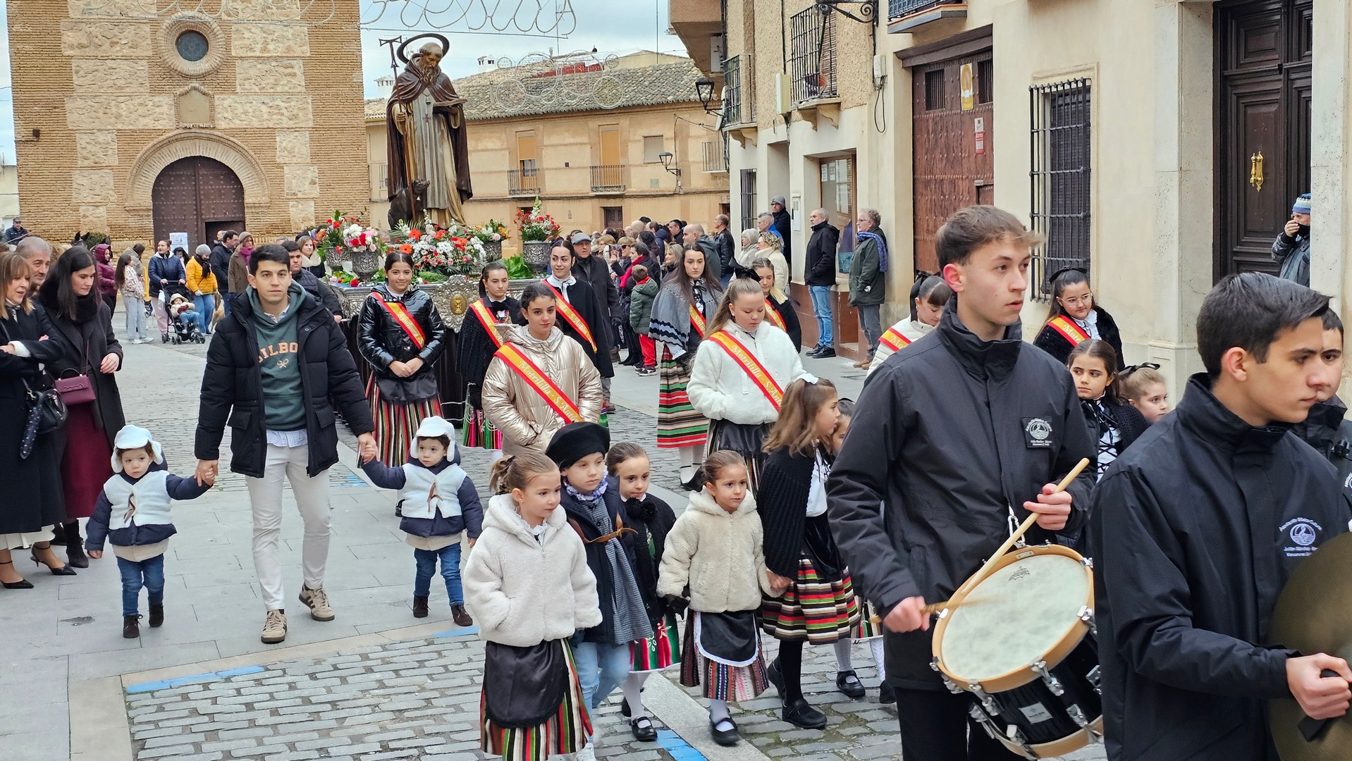 Manzanares cumple con San Antón e inaugura el ciclo de Santos Viejos